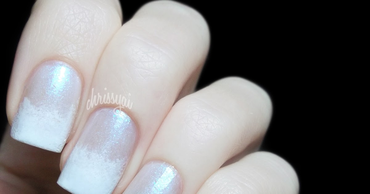 ChrissyAi: Mistletoe Nail Art