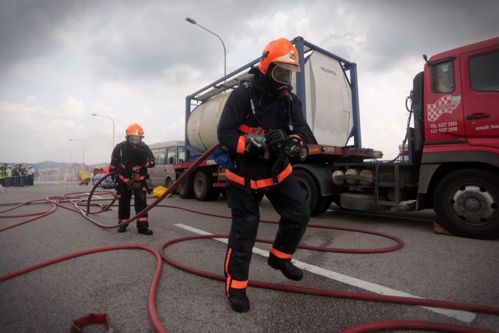 1/6 Gallery: Singapore Civil Defence Force (SCDF) - Fire Fighter