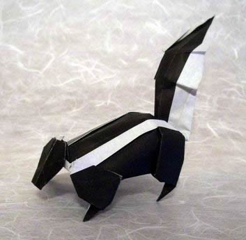 origami Skunk Casey 3D ~ origami instructions art and craft ideas