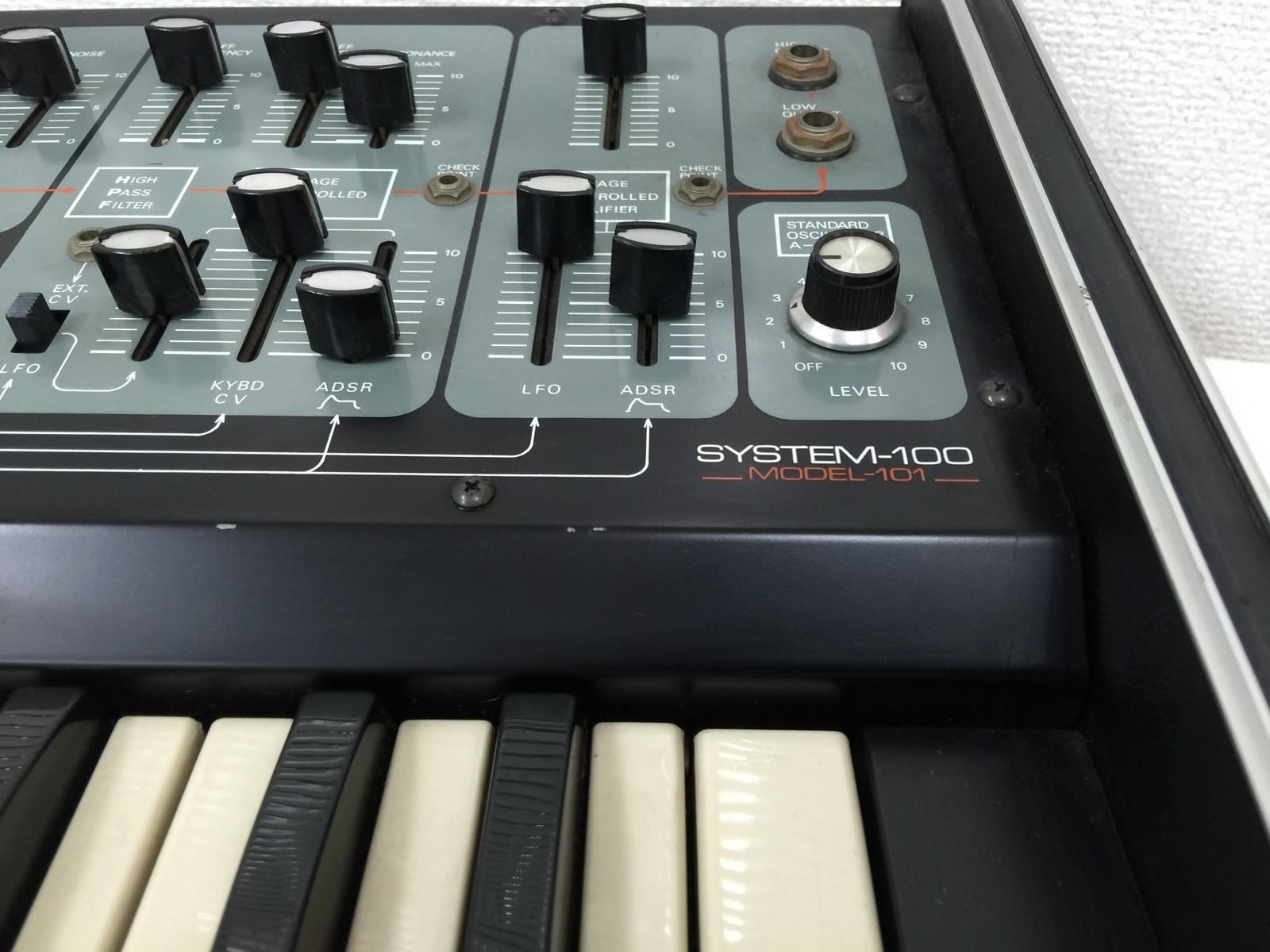 MATRIXSYNTH: Roland System 100 Model 101 Synthesizer SN 490735