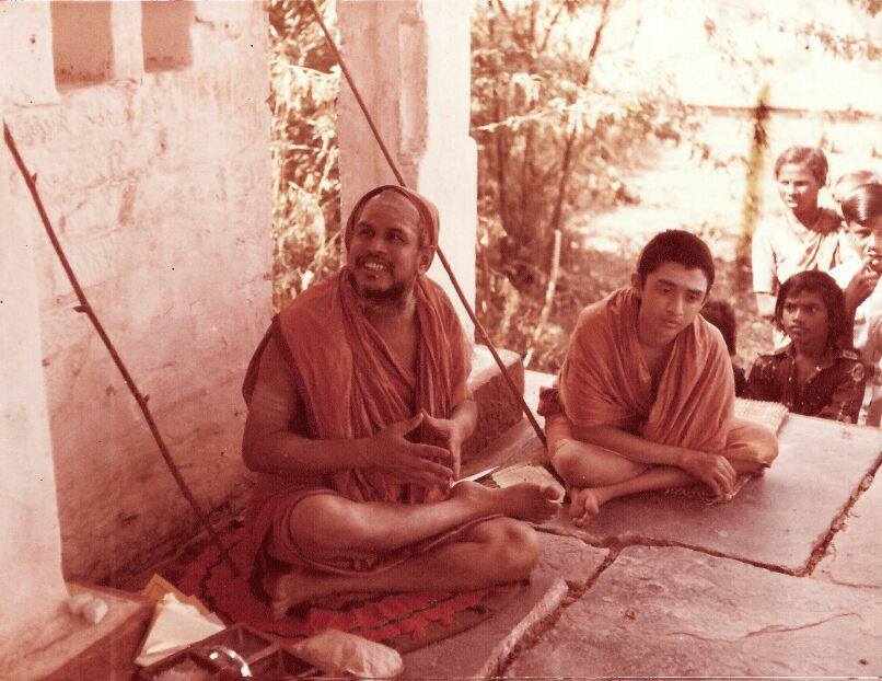 Shankara!: Rare pictures of Pudhu Periyava and Bala Periyava!