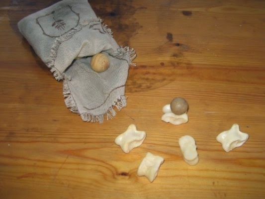 JUGUETES PARA TODOS: EL JUEGO DE LAS TABAS, ES MUY ANTIGUO. EN GRECIA ...