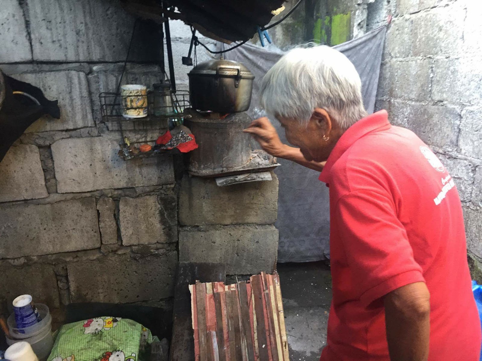 Isang Lola Ang Nabuhusan Ng Kumukulong Tubig Sa Likuran Ang ... Isang Lola Ang Nabuhusan Ng Kumukulong Tubig Sa Likuran Ang ...
