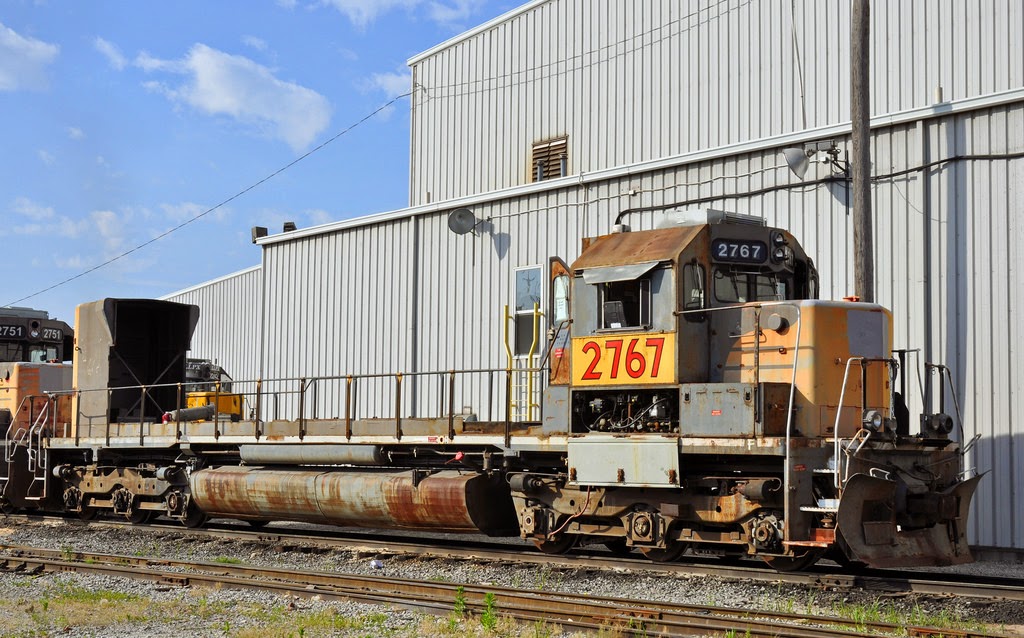 The Big Little Railroad Shop: Sad SDP45 Scrapping Sight to See in 2014 ...