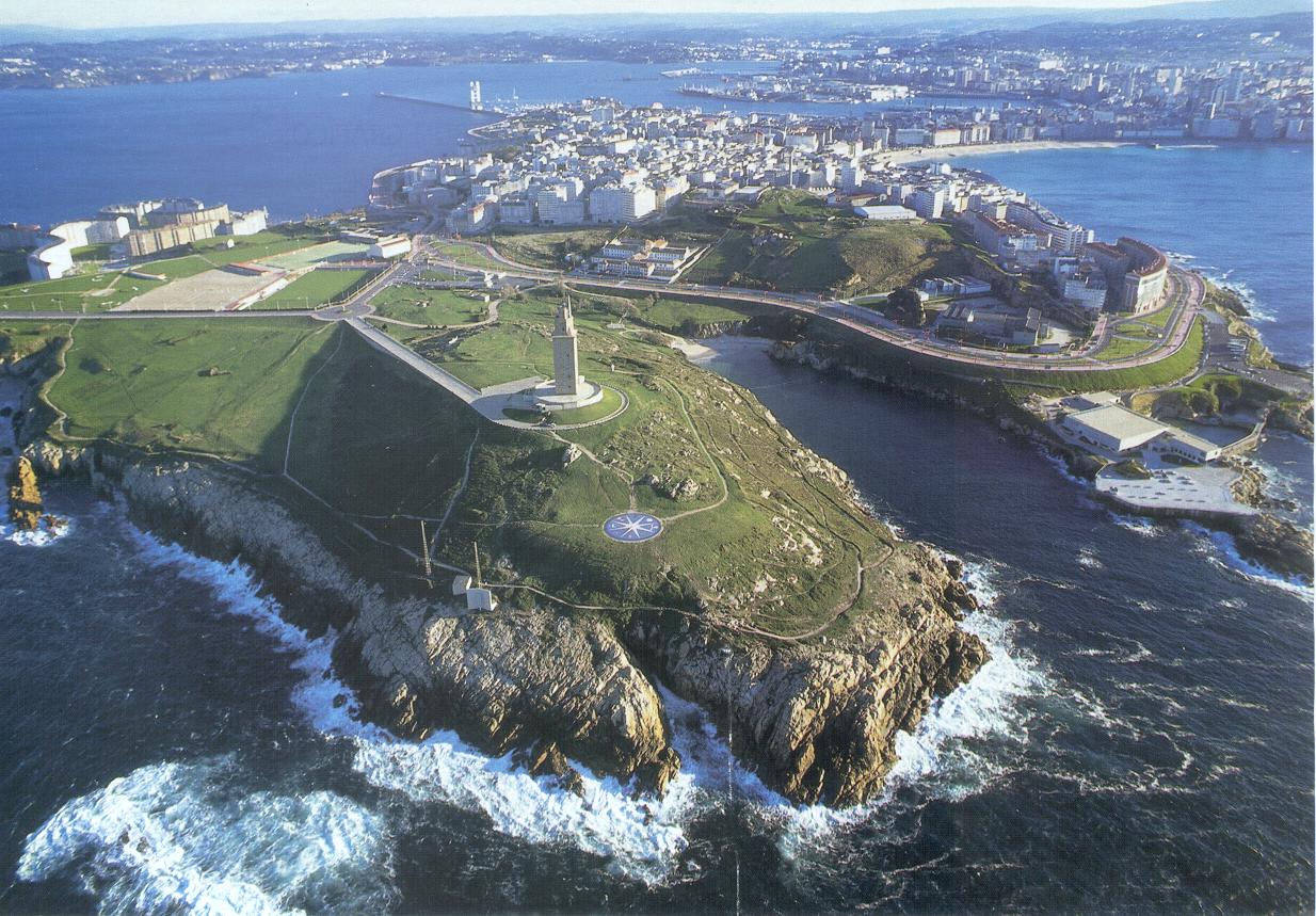 Viajero Turismo: La Coruña, asómate a la Torre de Hércules para ver el ...
