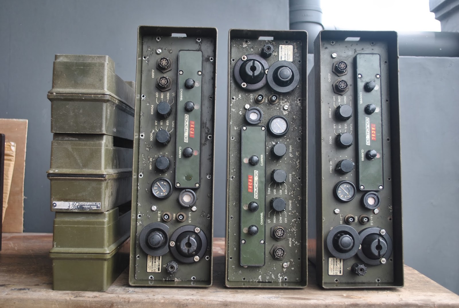 RESTORASI ELECTRONIC TUBES: 3 UNIT MILITARY RADIO TRANSCEIVER RACAL ...