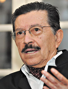 Rompiendo Muros: ENTREVISTA A MARTIN ALMADA, EDUCADOR PARAGUAYO Y ...