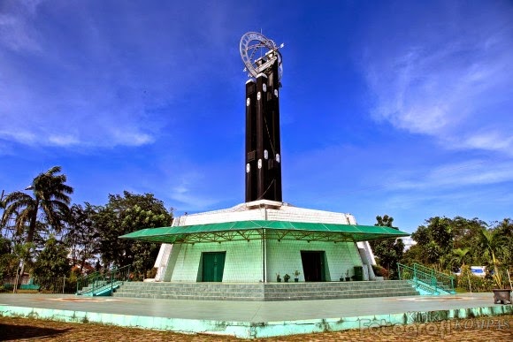 Discover Pontianak City: Tugu Khatulistiwa / Equator Monument