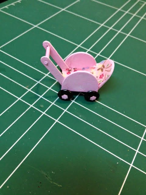 https/drorasminimundo.blogspot.com: Toy Stroller Tutorial