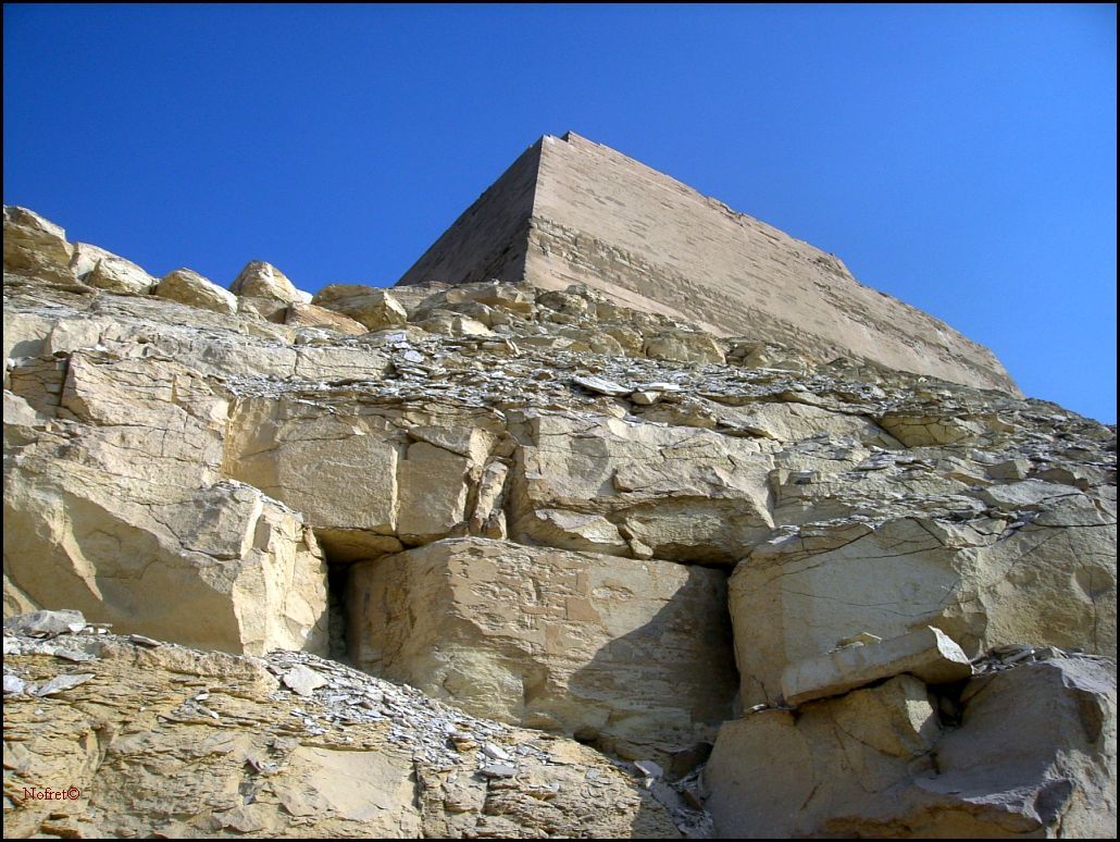HET OUDE EGYPTE, MONUMENTEN: MEIDUM, PIRAMID of Snefru