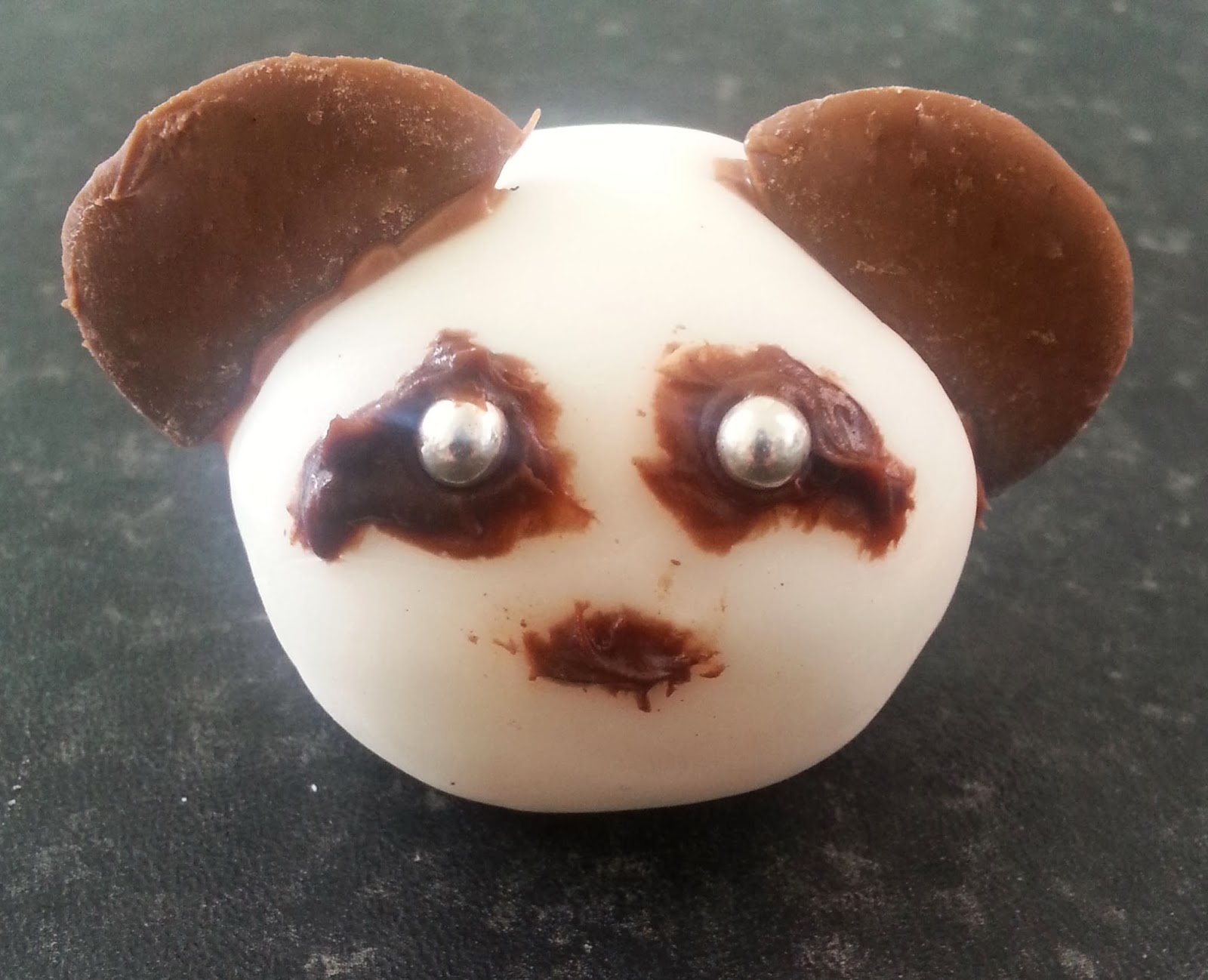 The New Noir: Food Art: Oreo Panda Cupcakes