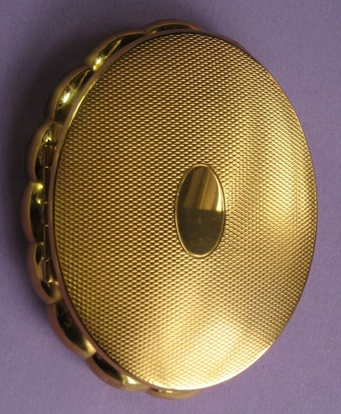 Vintage Modes: kigu - vintage musical powder compact