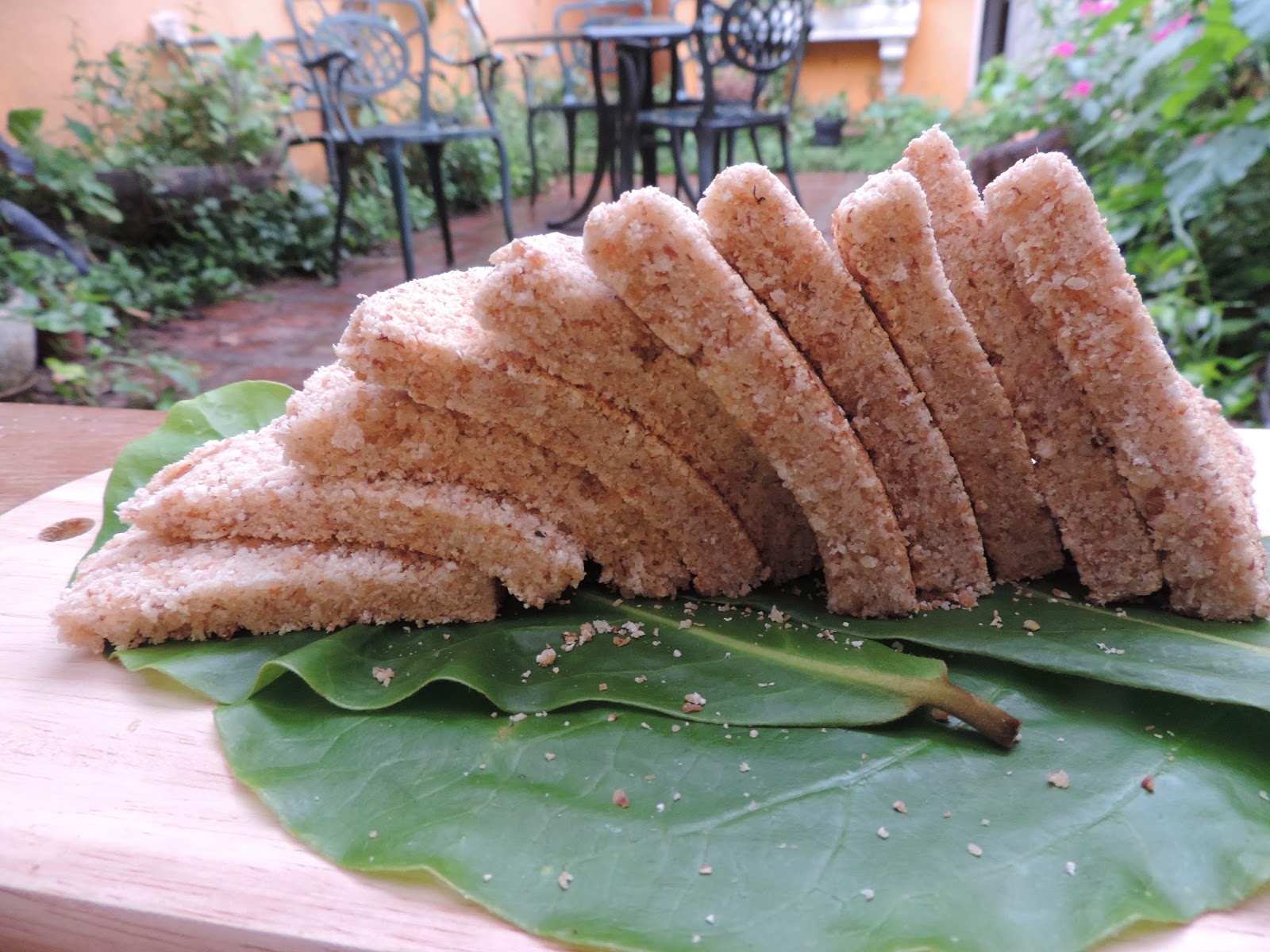 come-se: Beiju de mandioca com amendoim