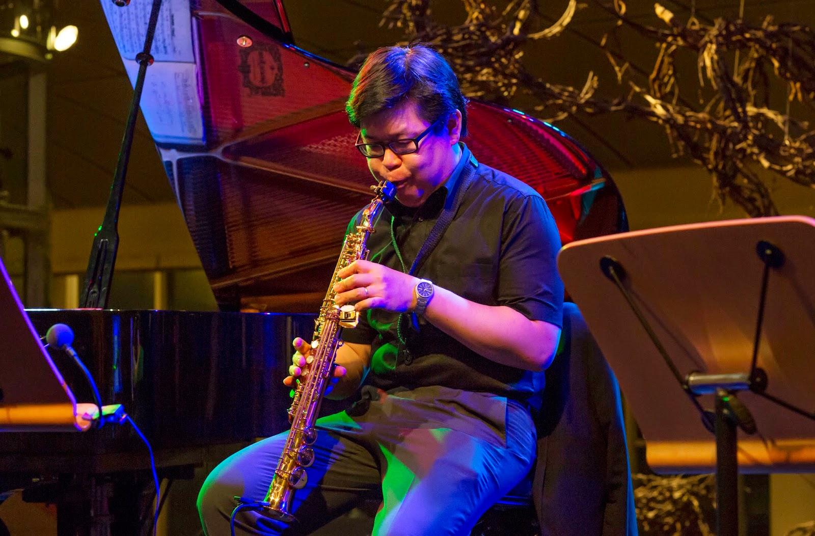 Singapore Night Live: Tze Toh Wendy Phua and Teo Boon Chye. Galloping ...