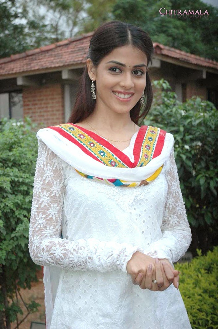 Genelia Stills, Genelia Pictures, Genelia Photos, Genelia Tamil Cinema ...