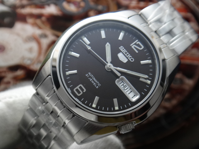 SEIKO 5 AUTOMATIC MEN WATCH - NEW SNK393 ( MYR380 )