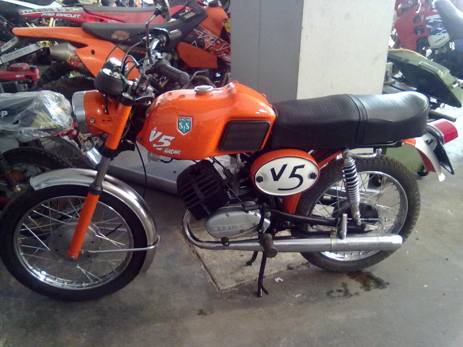 50TinhasValpacenses: Sachs V5 racing