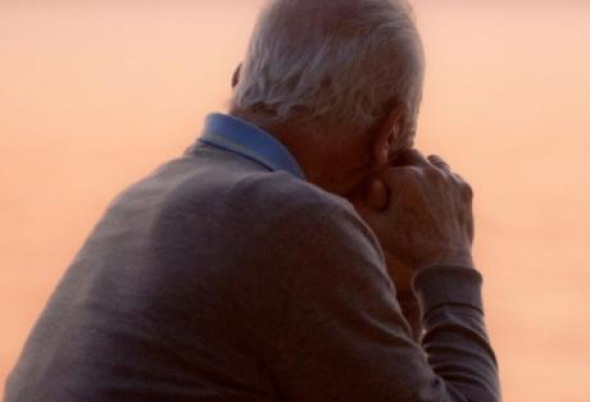 ΓΕΩΡΓΙΑΝΗ ΟΙΚΙΑΚΗ ΒΟΗΘΟΣ ΕΒΑΛΕ ΤΟΥΣ ΚΛΕΦΤΕΣ ΑΠΟ ΤΟ ΠΑΡΑΘΥΡΟ ΚΑΙ ...