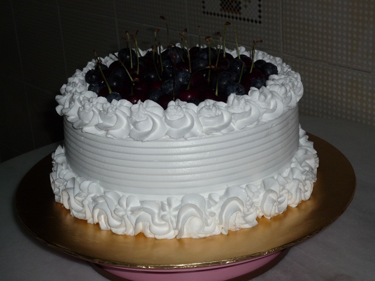 GG Home Biz Cakes & Wedding Cakes: Fresh Cream and Fruits Cake ordered ...