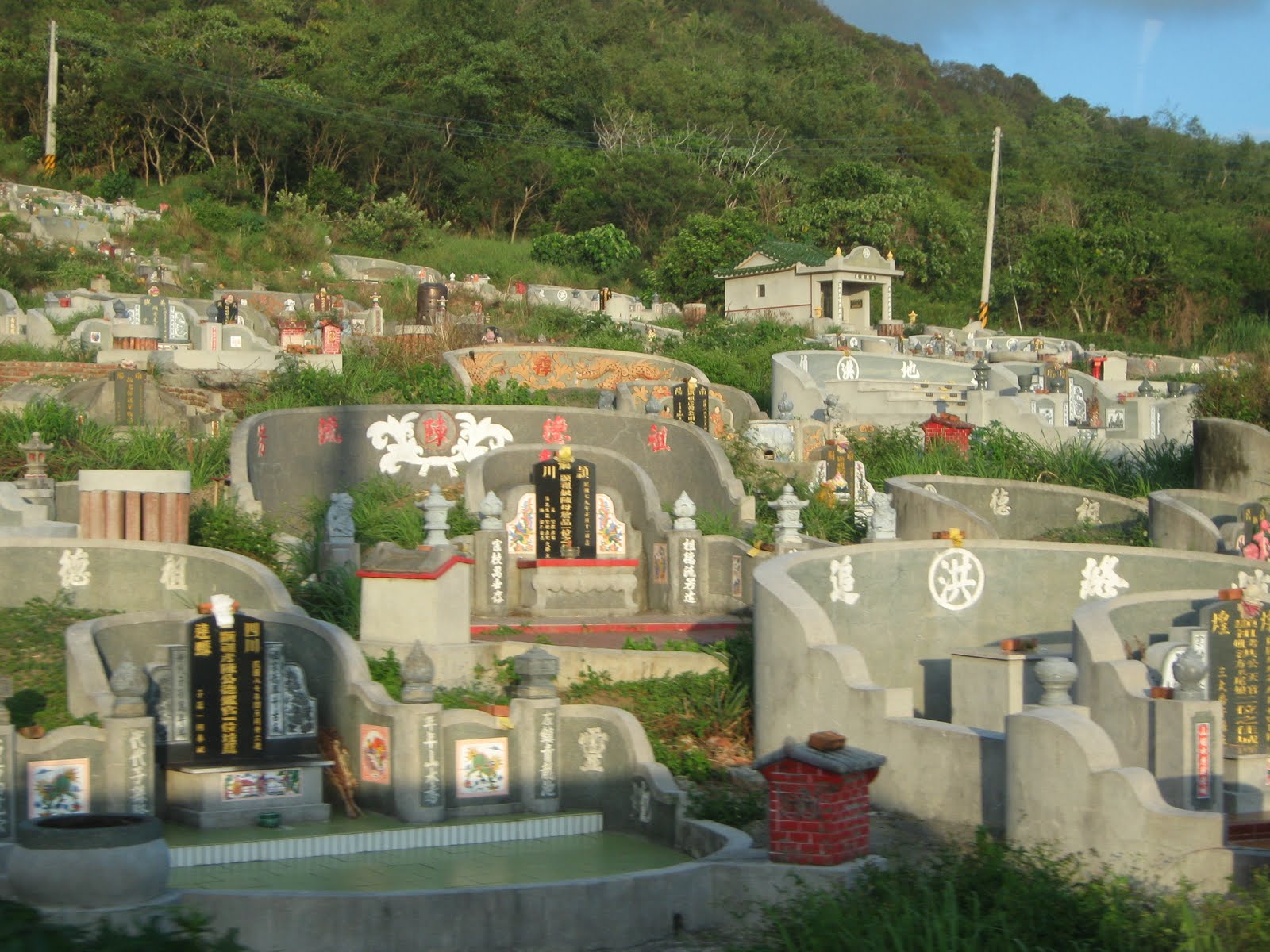 Taiwan Blog: Cemeteries