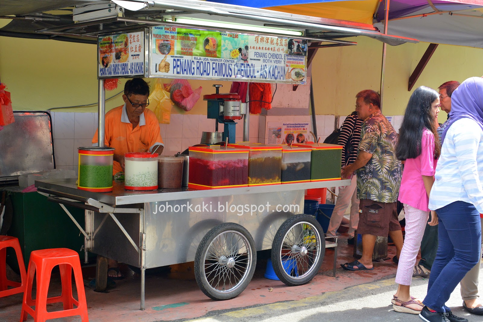 BLUE vs ORANGE Penang Road Famous Teochew Chendol & Ice Kacang |Tony ...