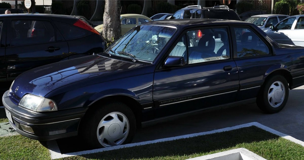 Registros Automotivos do Cotidiano: Chevrolet Monza Classic 1993