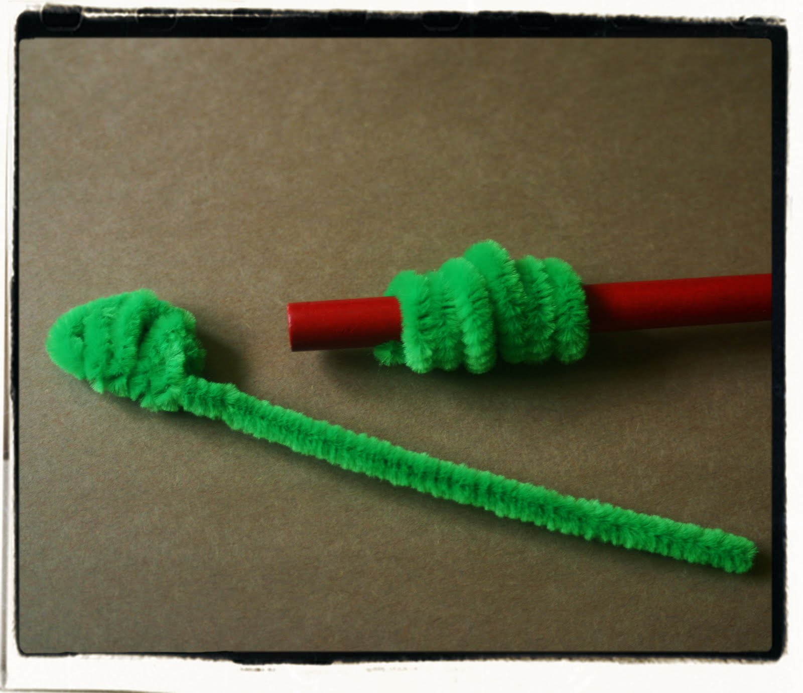 "Lines Across": Chameleon Pipe Cleaner Animals - "A Color of His Own ...