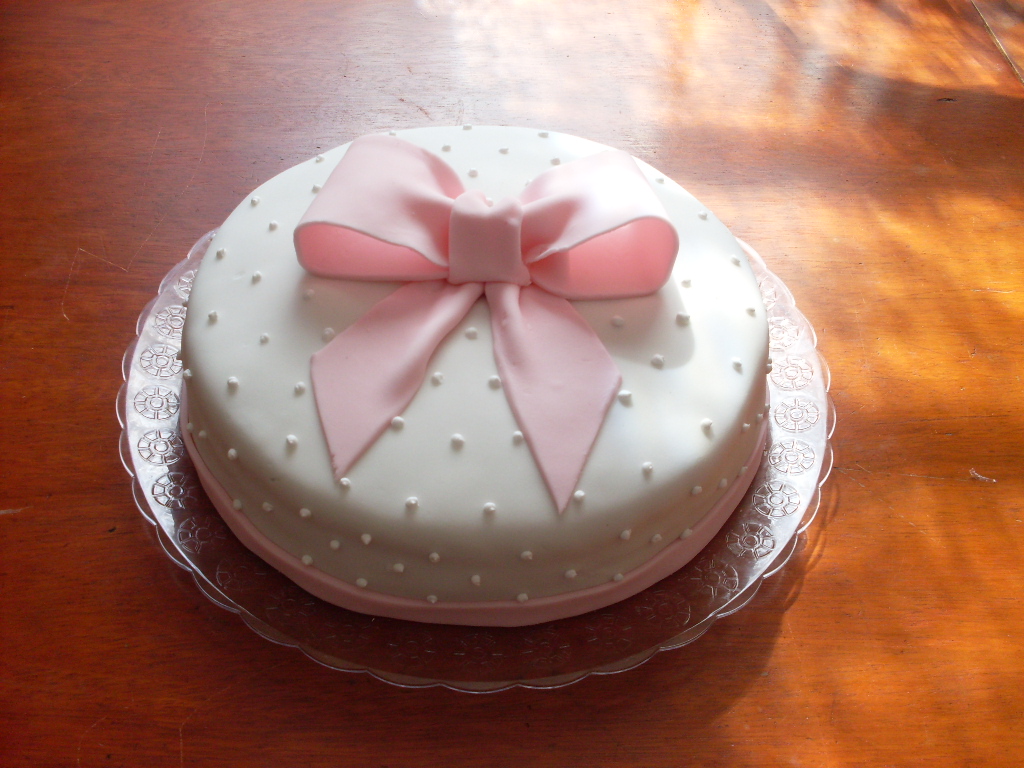 Caroline Bolos : Bolo com laço