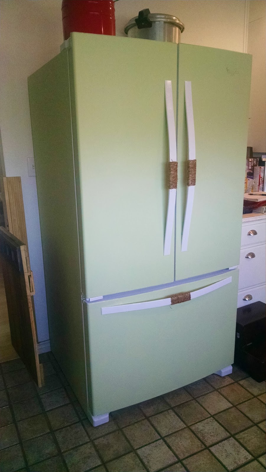 Bell Tree Homestead: Fancy-pants Fridge - Refrigerator Makeover
