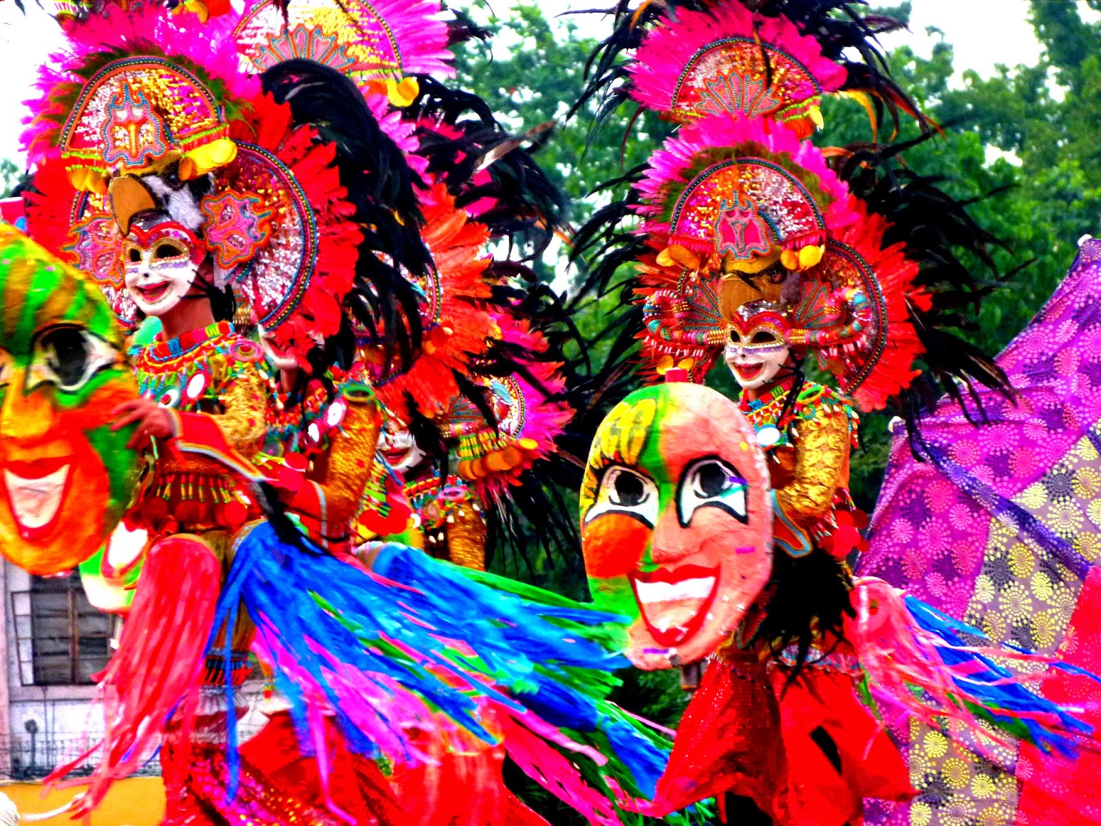 2014 PINTADOS-KASADYAAN FESTIVAL - Lakwatserong Tsinelas