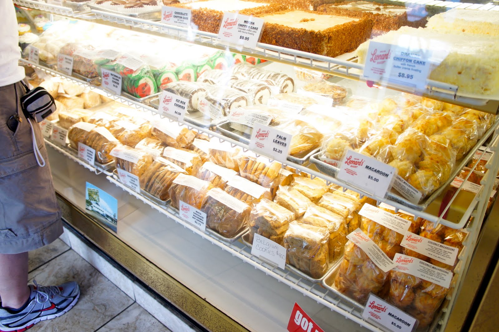 The Fashionably-Forward Foodie: Leonard's Bakery