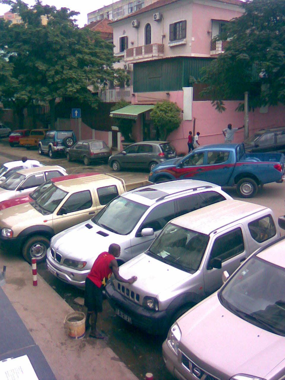 Menina de Angola: Os carros de Luanda