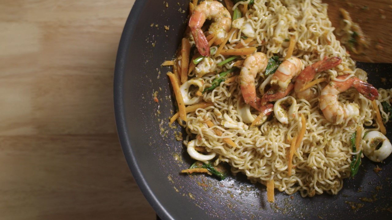 Video dan Resepi MI MAGGI Kari Goreng Azie Kitchen - Azie Kitchen