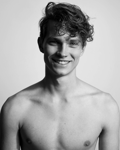 Red Mug, Blue Linen : 2012-09-02