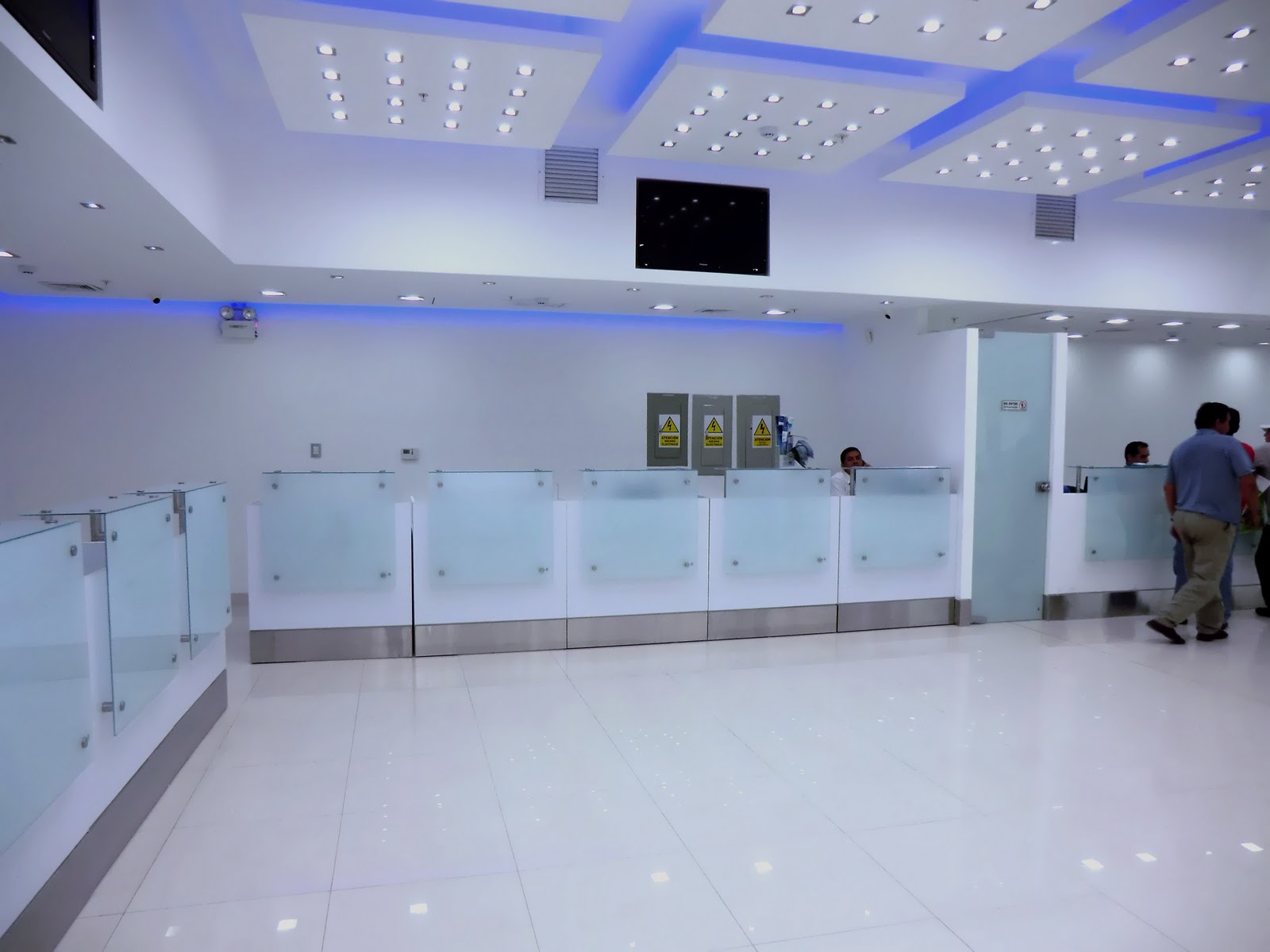 Damoqui Technology: LUCES LED EN OFICINA