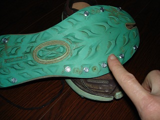 Through a Running Lens: How to Make Screw Shoes for Winter Running