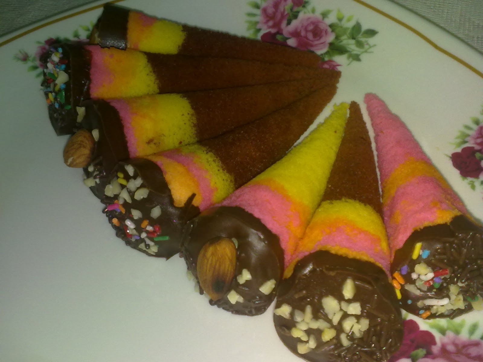 Dapur Chomey Aleen Aireish: APAM AISKRIM CORNETTO