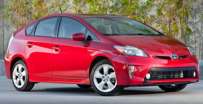 Toyota Hybrid Car Prius Two 2013 - Duipee reviews