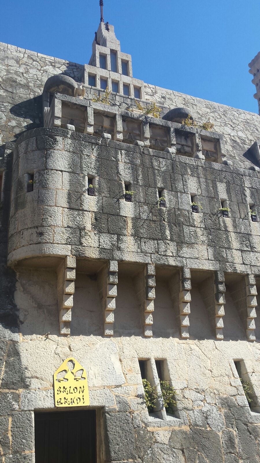 QUE VER CERCA DE BARCELONA, TURISMO EN BARCELONA: LAS BODEGAS GUELLL EN ...