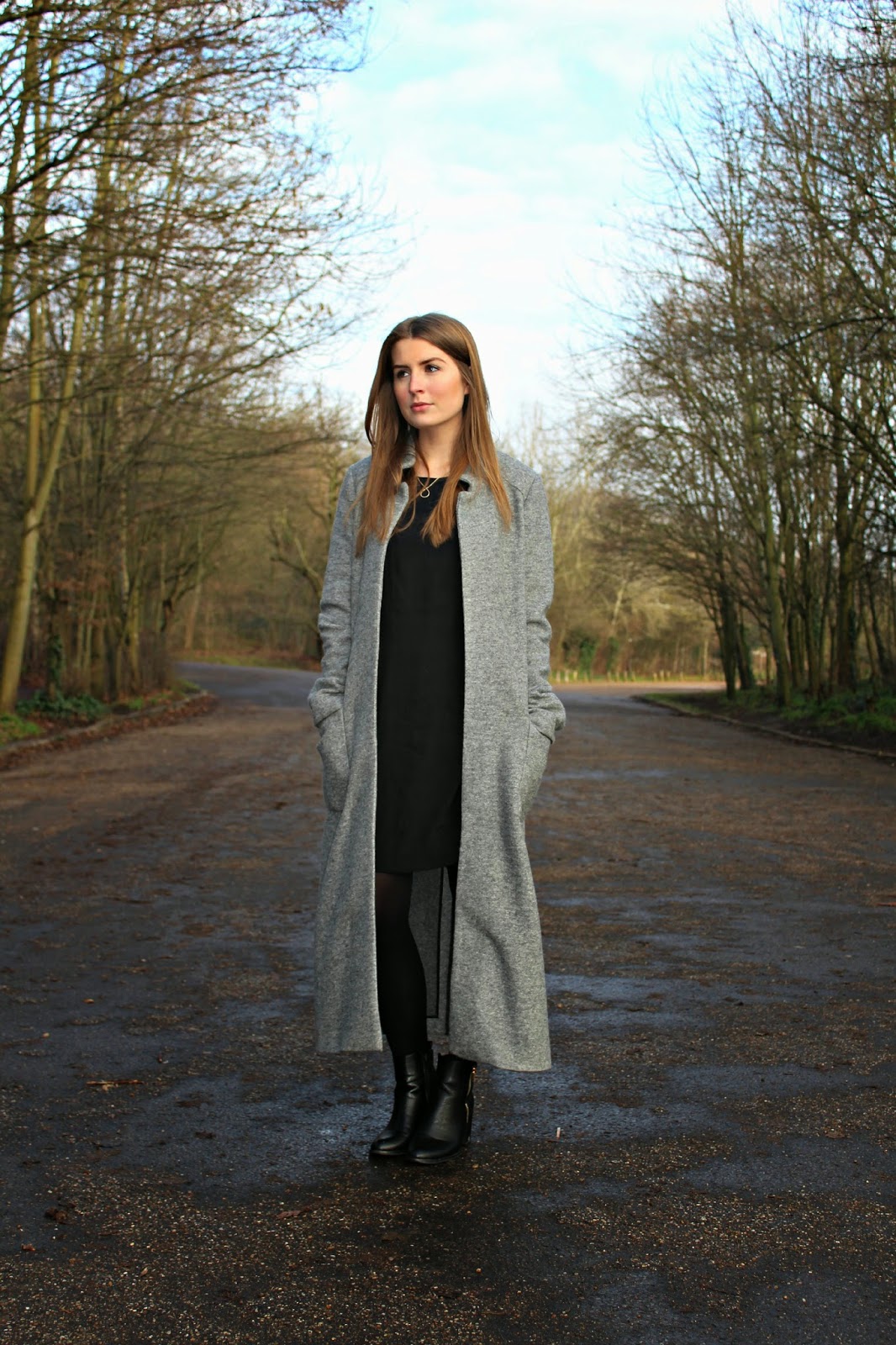 Outfit: Long length grey coat | Style Trunk
