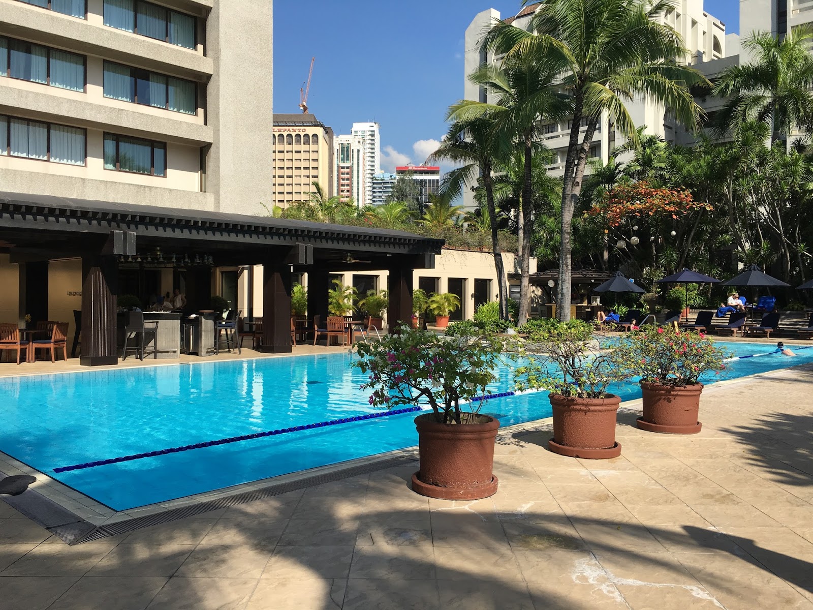 GREAT EATS HAWAII: LUNCH AT THE PENINSULA MANILA POOL