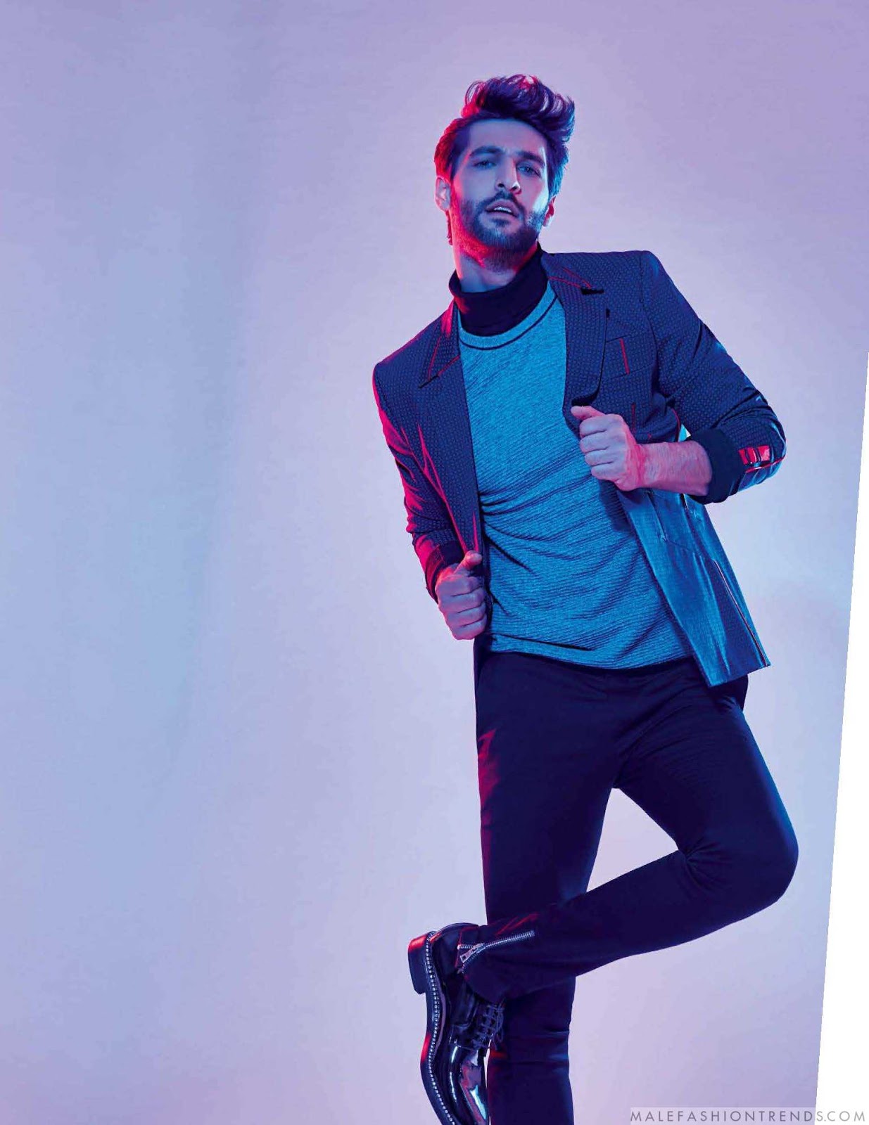 Sami Taha se viste de fiesta para GQ India en fotos de Prabhat Shetty