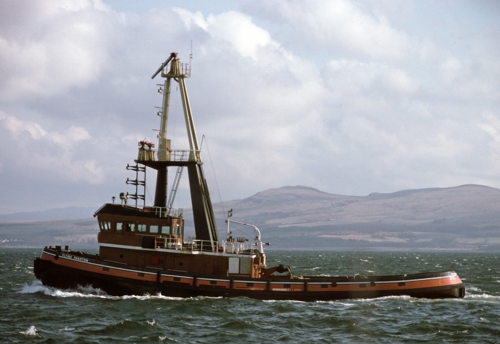 BRIAN'S SHIPPING PHOTOS: FLYING TUGS CLYDEBANK