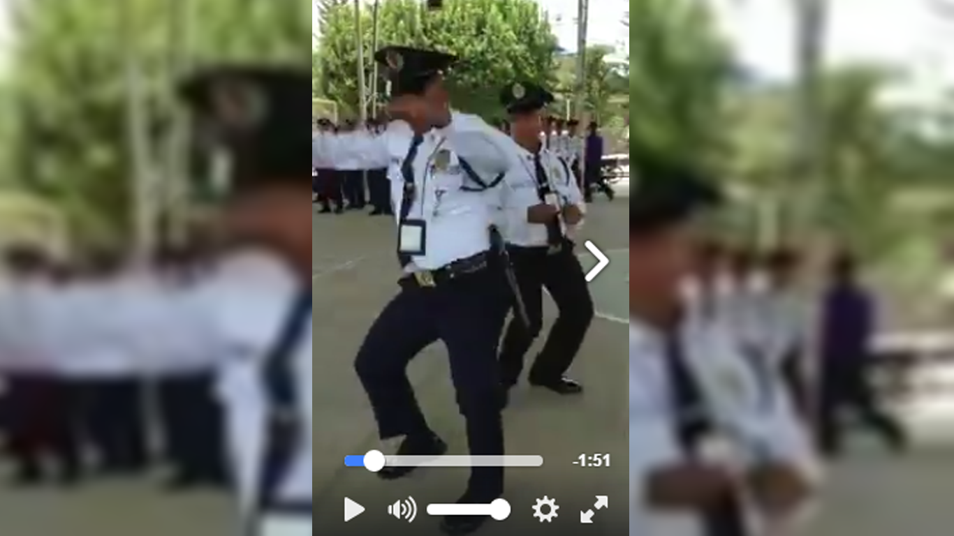 Two Security Guards Dance DAYANG-DAYANG - Must Watch | LATEST HUB