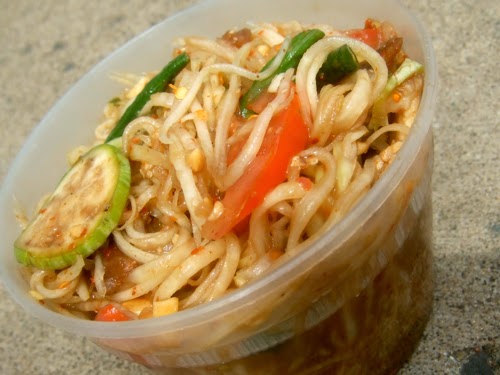 How to Make Hmong Noodle Salad - Nqaub Poob Asian Cooking Recipe Cuisine