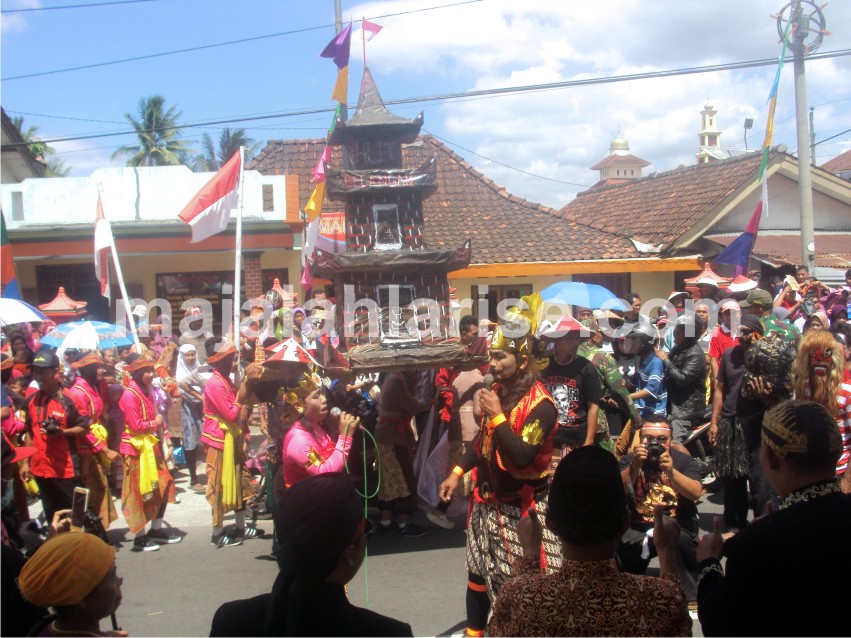 Pawai Pembangunan dan Budaya di Kecamatan Manyaran Wonogiri - MAJALAH ...