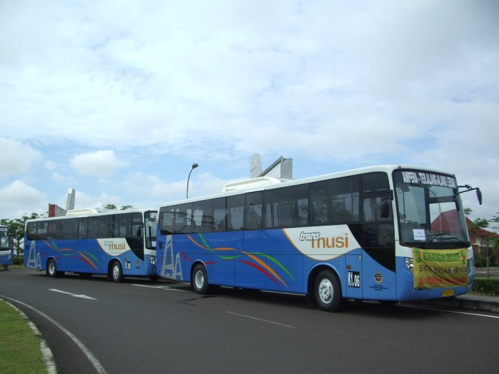 Trans Musi VS Bus Kota