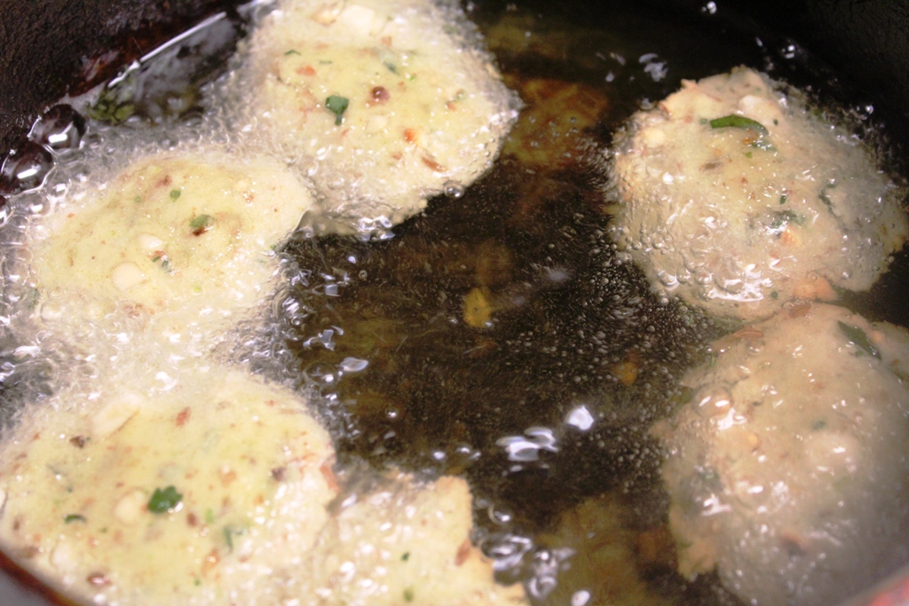 Manasa's cooking journey: Pappu Chekkalu / Nippatlu / Rice Crackers