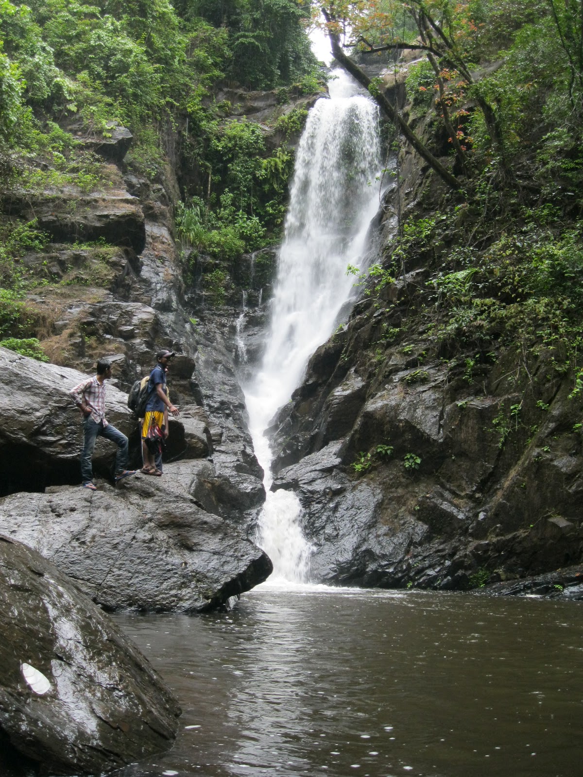 Travel To Savari Waterfall