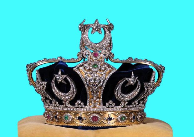 WARISAN RAJA & PERMAISURI MELAYU: Mahkota Kerajaan dan Mahkota ...